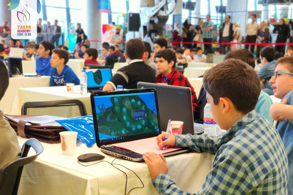 انتخاب بهترین زبان برنامه نویسی برای کودکان | وبلاگ آکادمی یاسان